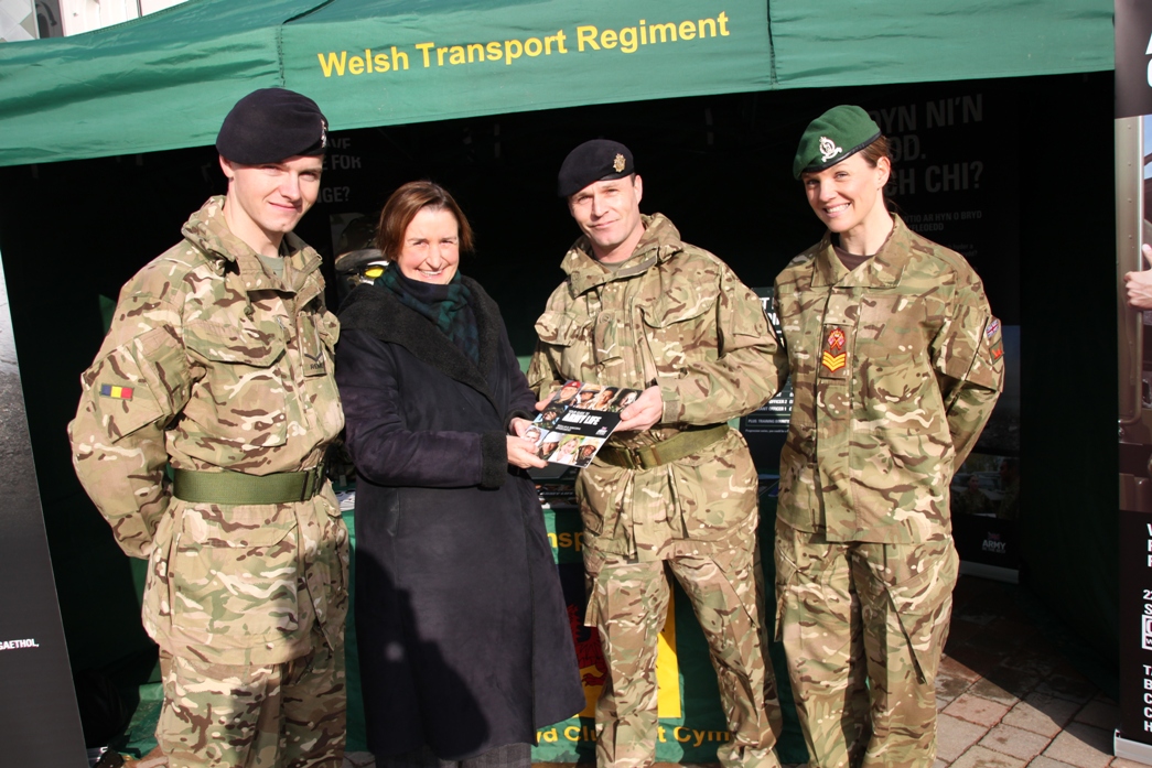 Nia supports veterans – Nia Griffith MP